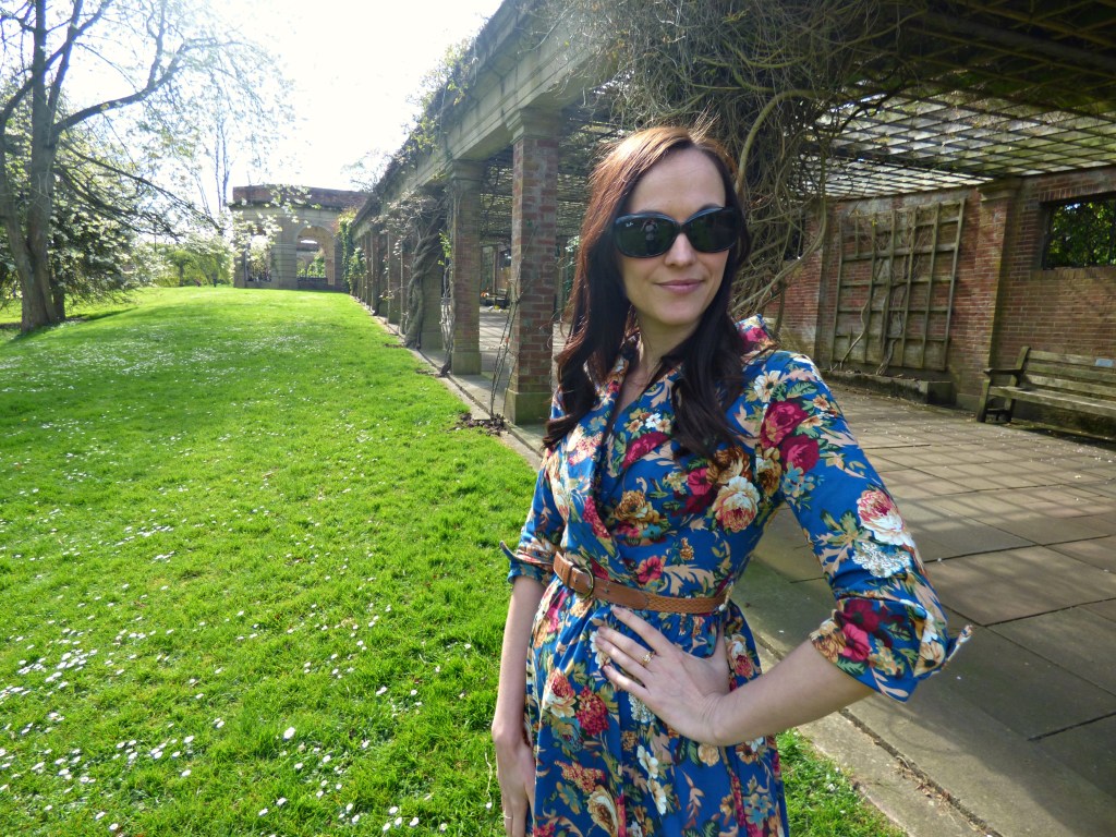 Outfit: Vivacious Vivi – Picking the Day