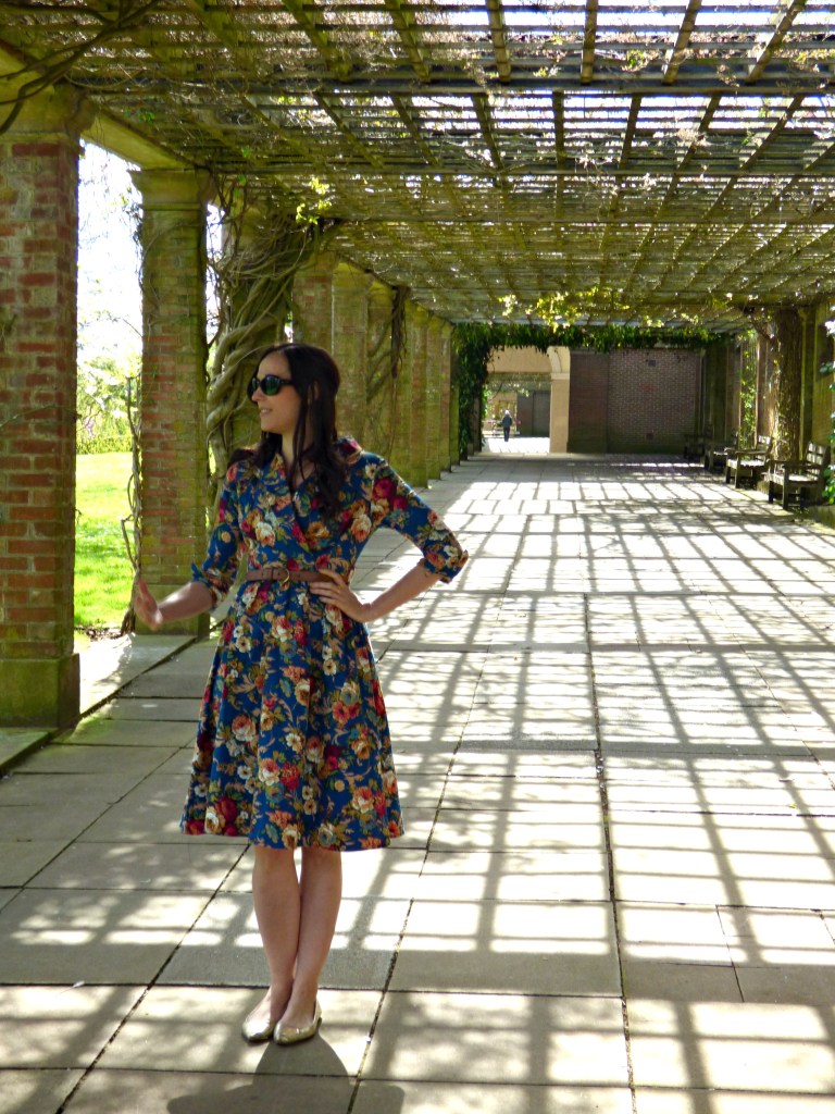 Outfit: Vivacious Vivi – Picking the Day