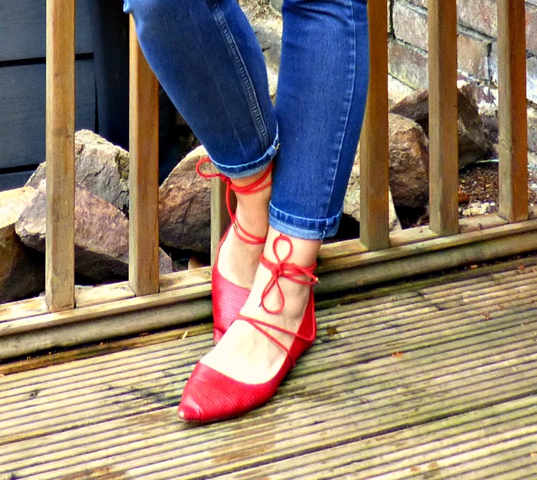 Outfit: Primary Colours – Picking the Day